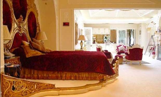 Never seen before Pictures of Shah Rukh Khan's Mansion Mannat