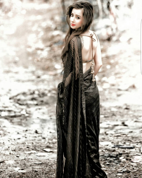 'Mona Darling' actress Suzanna Mukherjee is complete hotness in these ...