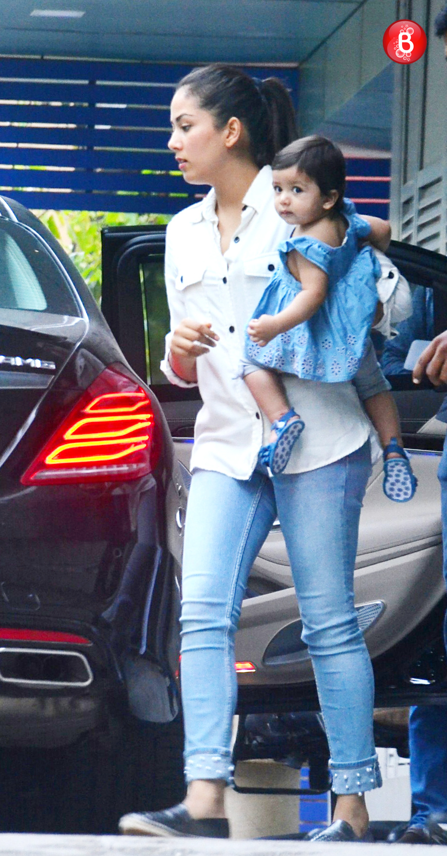 SPOTTED: Mira Rajput and daughter Misha are in sync with the blue hues ...