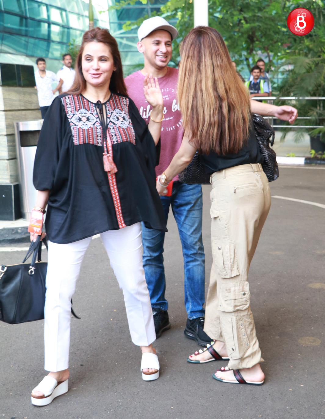 PICS: Hrithik and family are back to the city after their Goa vacation ...