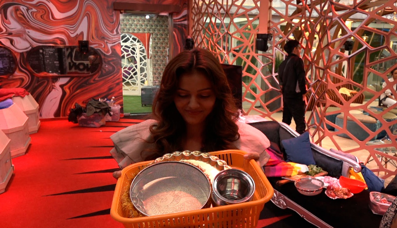 Bigg Boss 14 Written Updates, Day 33: Jasmin Bhasin clashes with ...