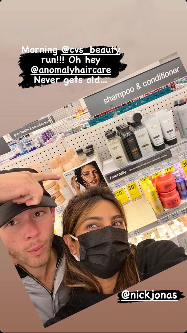 Priyanka Chopra Jonas' selfie with husband Nick Jonas from LA ...