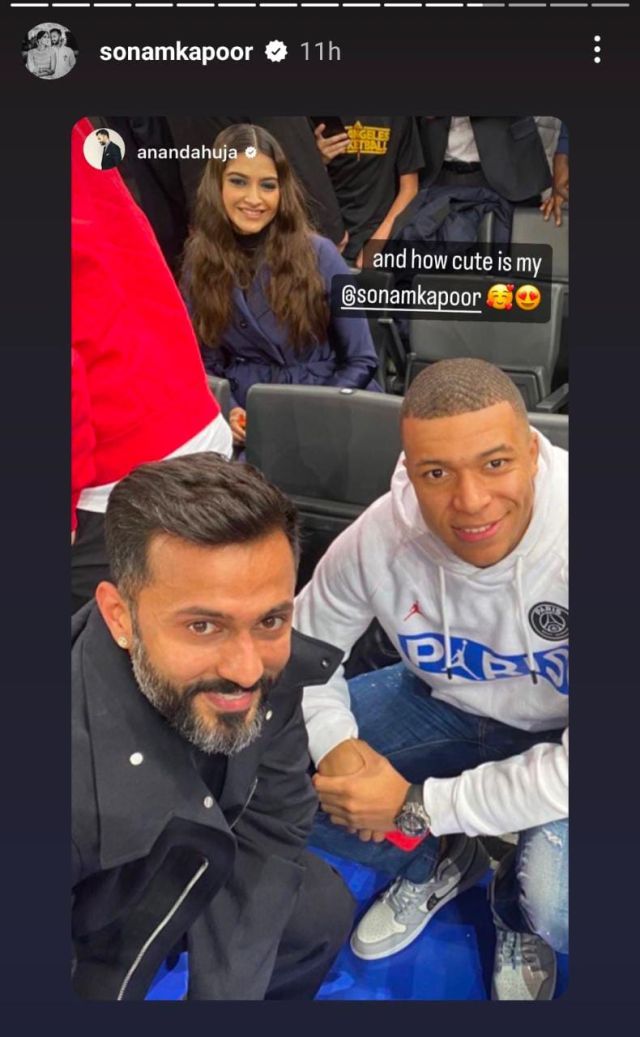 Sonam Kapoor poses with Anand Ahuja, footballer Kylian Mbappe in ...