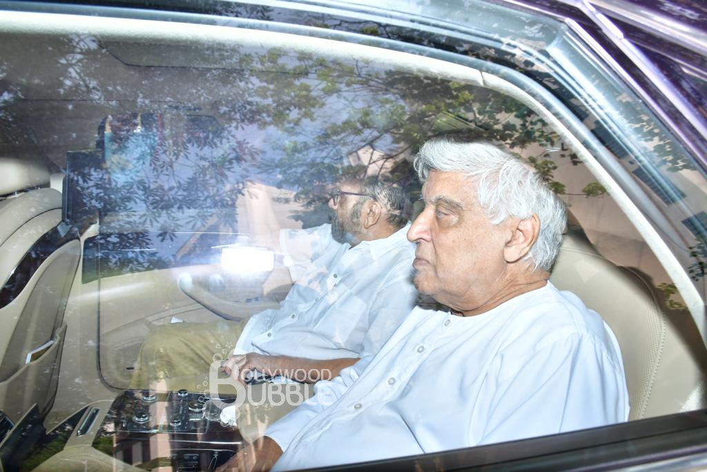 Satish Kaushik death: Anupam Kher, Javed Akhtar, Raj Babbar arrive to ...