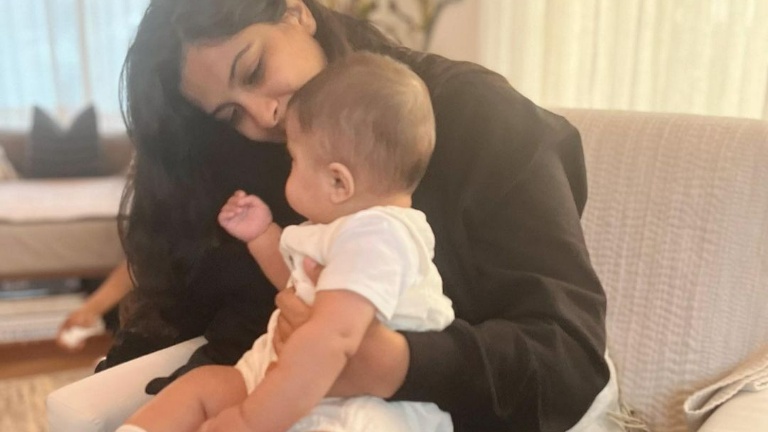 Sonam Kapoor’s son Vayu is a 'twin' of maasi Rhea Kapoor