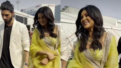 Sushmita Sen smiles as ex Rohman Shawl assists her after ramp walk