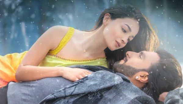 Pavitra Party Song: Kunal Kemmu and Rasika Duggal are here with a ...