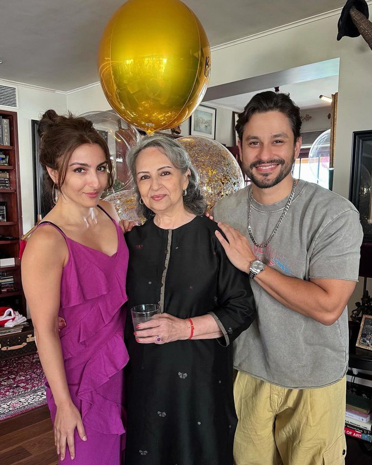 INSIDE PICS: Kareena Kapoor receives a sweet kiss from Sharmila Tagore as she gives a peek into ...