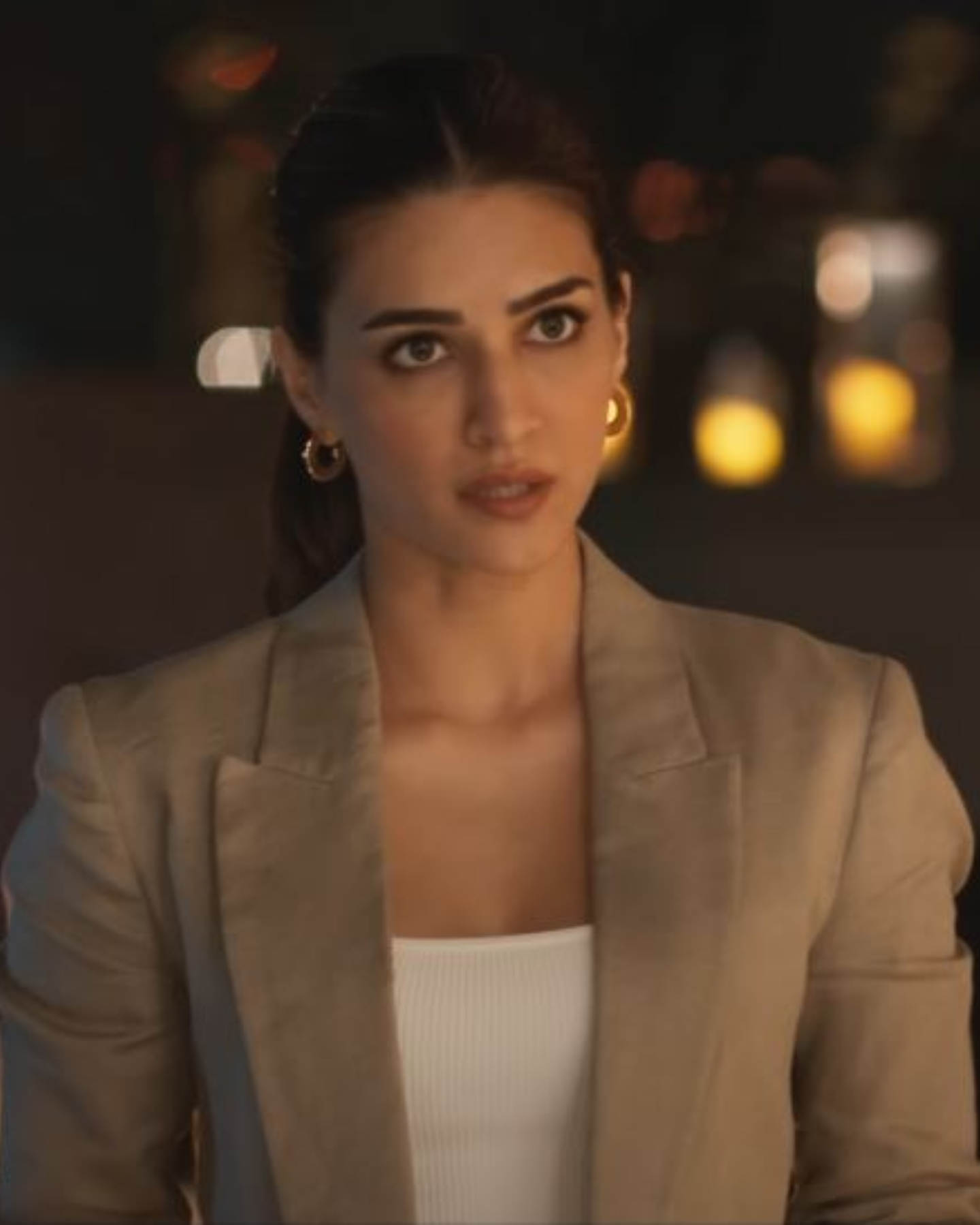 Kriti Sanon stylish looks from Teri Baaton Mein Aisa Uljha Jiya trailer ...