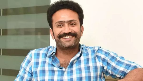 Jr.NTR praises Janhvi Kapoor's performance in Devara