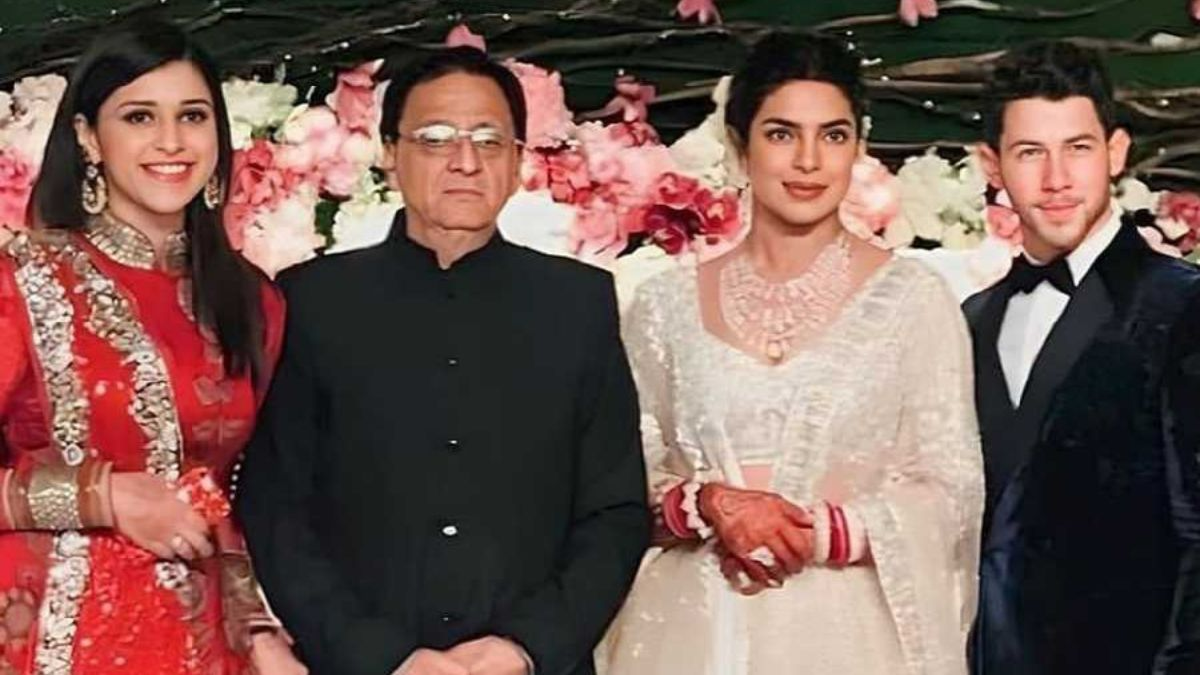 Priyanka Chopra Mourns Demise Of Fufaji And Mannara Chopra's Father ...