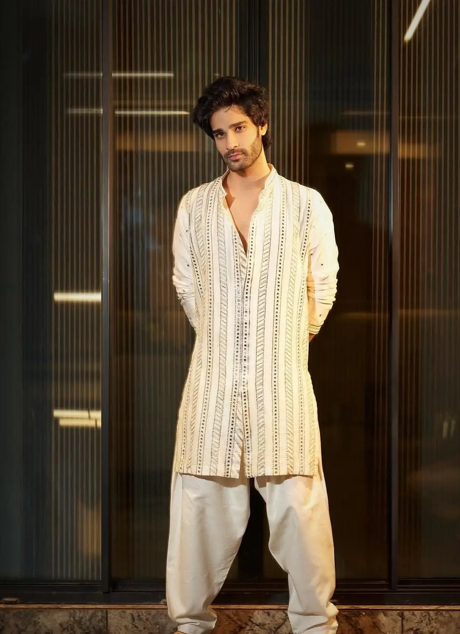 Navratri 2025 Day 1: Aaman Devgan, Lakshya Lalwani To Vedang Raina, 5 ...