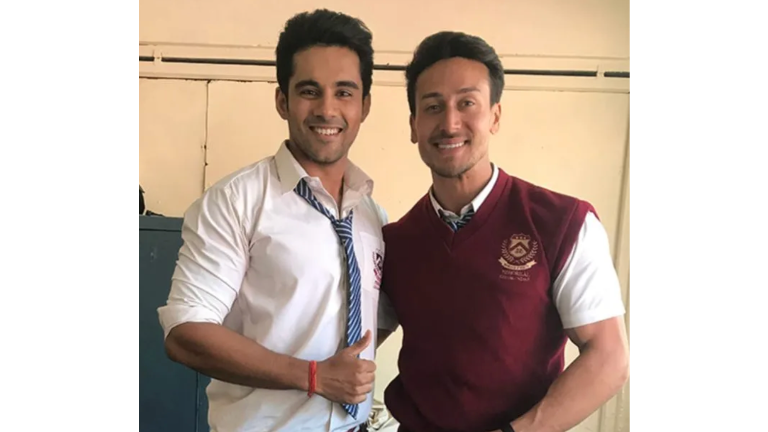 Bigg Boss 19: Abhishek Bajaj Confesses Watching SOTY 2 At Least 15 Times | Bollywood Bubble