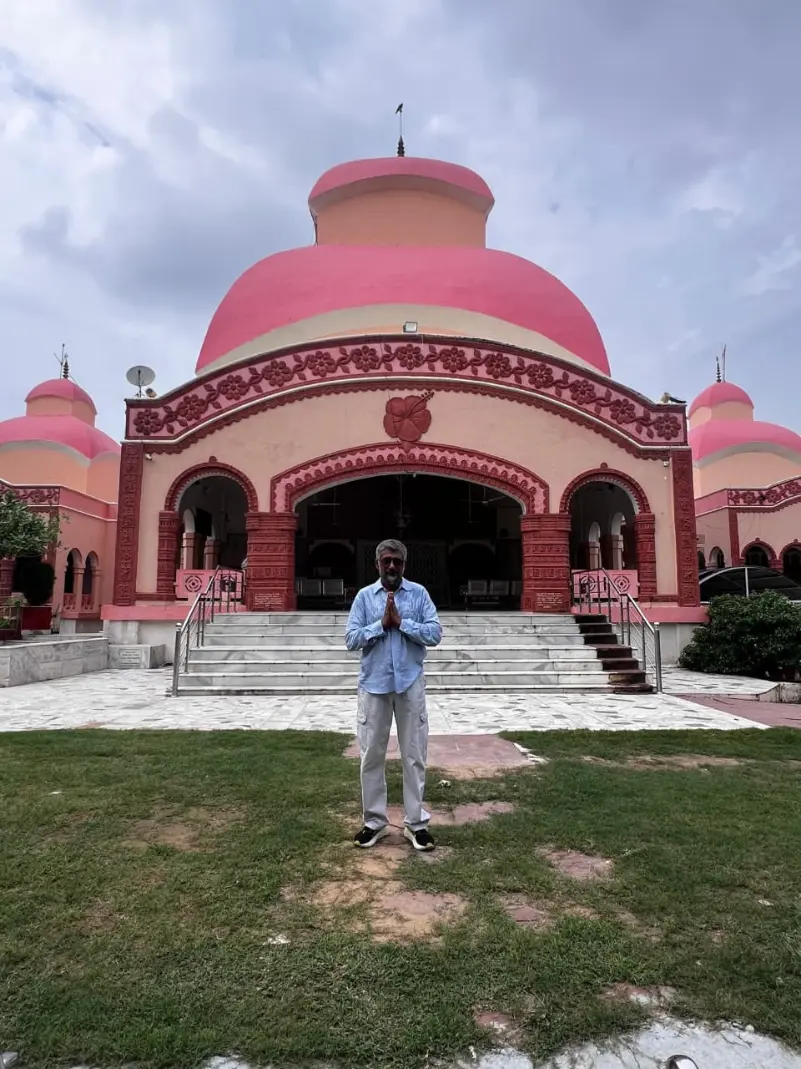 Vivek Agnihotri Seeks Blessings At Kali Mata Temple Ahead Of The Bengal ...