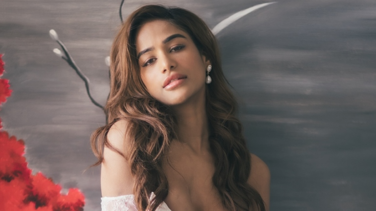 Poonam Pandey Breaks Down Over Relentless Trolling, Industry Struggles ...